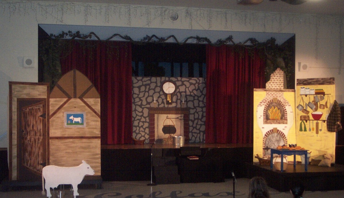 Set design for childrens’ theater: “Into The Woods” – Lynda Brothers